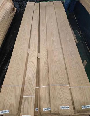 China A Grade White Oak Wood Veneer 0.50mm Crown Cut for Door Cabinet Decoration 250cm for sale