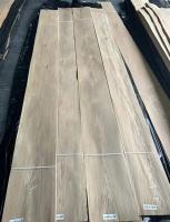 China European White Oak Veneer 0.50mm Crown Cut D Grade Knotty Oak for Door Manufacturing for sale