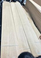 China OEM Red Oak Wood Veneer AAA Grade Quarter Cut 41cm Width 0.45mm Thickness for Furniture Door Cabinet for sale