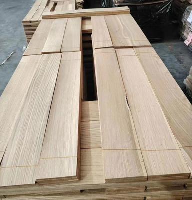 China European White Oak Wood Flooring Veneer 1.2mm 900x125mm C+/C- Grade Slice Cut for sale