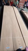 China Red Oak Wood Veneer Panel AAA Grade 0.5mm Crown Cut Length 250cm Width 12cm for sale