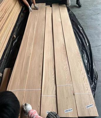 China Half Crown Cut American Red Oak Veneer Panel AA Grade 0.5mm for Door Furniture for sale