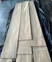 China Crown Cut Red Oak Wood Veneer 0.45mm Panel AAA Grade for Furniture Flooring Cabinet for sale