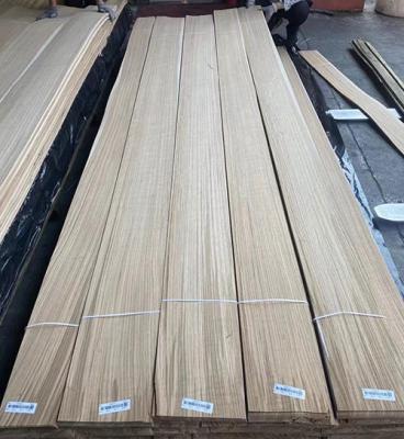 China Cabinet Interior Rustic White Oak 0.5mm Wood Veneer A Grade Medium Density for sale