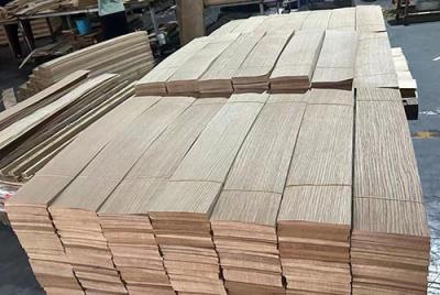 China European White Oak Wood Flooring Veneer AB Grade Light Color 0.6mm Thickness 600x125mm for sale