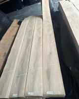 China 0.5mm Knotty Grade White Oak Wood Veneer for Retro Furniture Door for sale