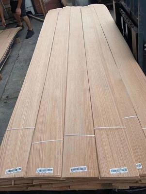 China Quarter Cut Red Oak Veneer Panel AAA Grade 0.5mm Thickness Furniture Grade for sale