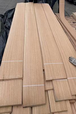 China Quarter cut Red Oak Veneer panel 0.5mm Wood Veneer AAA Grade for sale