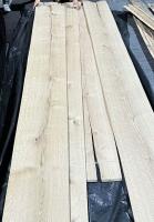 China 1.0mm Knotty Crown Cut White Oak Wood Veneer for Rustic Furniture 245cm for sale