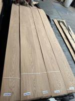 China 0.5mm American White Oak Veneer AA Grade Crown Cut for Door Furniture for sale