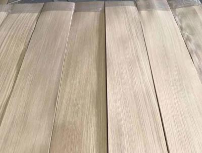 China Quarter Cut White Oak Wood Flooring Veneer 150mm Width 930mm Length 0.45mm Thickness for sale