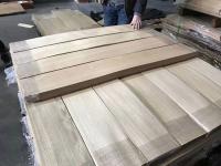 China Quarter Cut White Oak Wood Flooring Veneer 150mm Width 930mm Length 0.45mm Thickness for sale