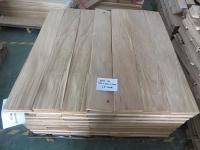 China 0.6mm White Oak Veneer C Grade Flat Sliced Light Wood Flooring 1200x165mm for sale
