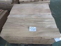 China 0.6mm White Oak Veneer C Grade Flat Sliced Light Wood Flooring 1200x165mm for sale