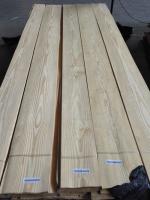 China 0.6mm Natural Russian Pine Wood Veneer, Panel A Grade, Crown Cut for sale