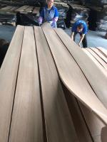 China 0.5mm Red Oak Wood Veneer Plain Sliced MDF Interior Decoration Use for sale