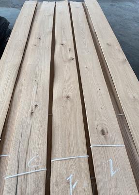 China White Oak Natural Wood Veneer Flat Cut 2mm Thickness Knotty Grade C for Rustic Furniture for sale