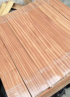 China Sapele Engineered Wood Flooring Veneer Quarter Cut 0.45mm Thickness for sale