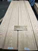 China Panel A Grade Red Oak Wood Veneer 0.45mm Flat Cut Engineered Veneer for Furniture for sale