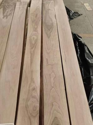 China 2mm Thick American Walnut Wood Veneer Furniture Grade C Flat Cut 120cm Length for sale