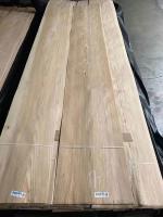 China Crown Cut Knotty Hickory Wood Veneer 0.40MM Thickness for sale