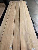 China Crown Cut Knotty Hickory Wood Veneer 0.40MM Thickness for sale