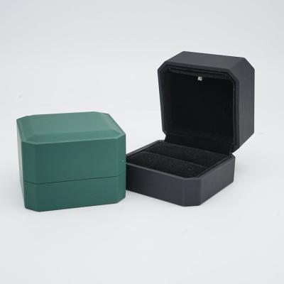 China Recyclable Jewelry Storage Box Green / Black Jewelry Presentation Boxes for sale