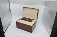 China Glossy Necklace Presentation Box Customizable Bracelet Gift Box Including Velvet Foam Insert for sale