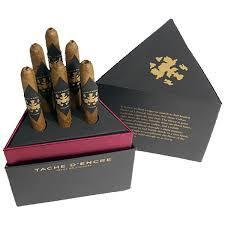 China Black Custom Cigar Box Luxury Small Cigar Box 1.5 Kg Holds Up To 20 Cigars for sale