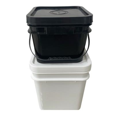 China Durable Square Plastic Bucket with Lid Convenient Pet Treat Storage Solution for sale