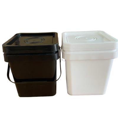 China Food Grade Plastic Pail Container for Pet Treats HDPE Material and 1.0-2.5 MM Thickness for sale
