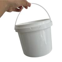 China Pet Food Preservation and Organization 2L Round Plastic Bucket Container with Airtight Lid for sale