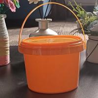 China Pet Food Preservation and Organization 2L Round Plastic Bucket Container with Airtight Lid for sale