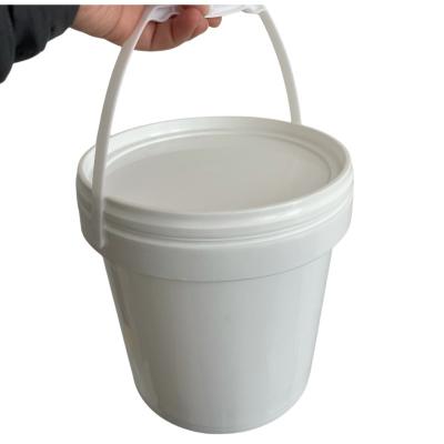 China 1L 2L 3L 4L 5L White Round Plastic Bucket with Cover Customizable and Durable for sale