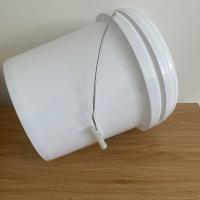 China HDPE 1 Gallon 3.8 Liter Food Container Perfect for Customization and Storage for sale