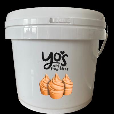 China Free Sample Food Grade Plastic Bucket 2 Gal 8L Round Container Bucket for sale