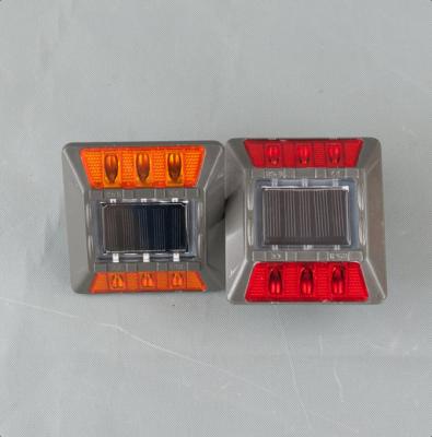 China Waterproof IP>67 Aluminum 6 LED Solar Stud Lamp with 30 Tons Compression Resistance and 800m View Distance for sale