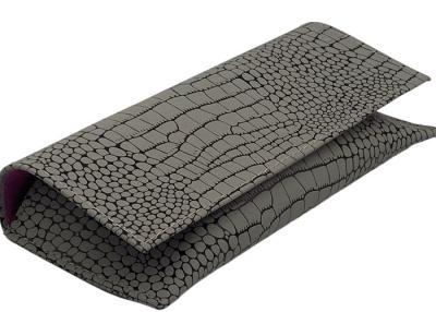 China Crocodile Grain Magnetic Leather Sunglasses Pouch for sale