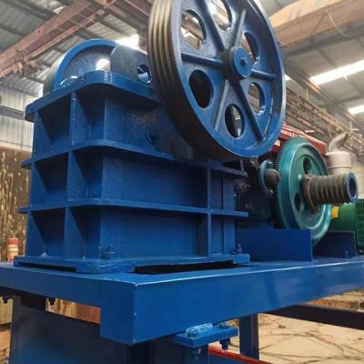 China Diesel Engine Rock Stone Jaw Crusher With Screening Sieves for sale