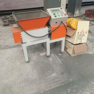 China Industrial Waste Testing Shredder 380V 15kW Customizable Crushing Machine for sale