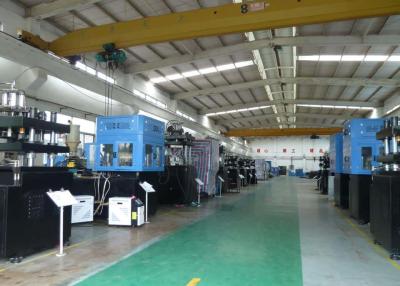 China 100ML Mineral Water Bottle Making Machine PMMA  2 Cavity Pet Blowing Machine 200ML for sale
