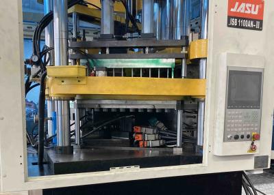 China PC PETG Plastic Bottle Injection Blow Molding Machine 50ml 500ml for sale