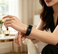 China Refillable Leak-Proof Perfume Spray Bracelet with Adjustable Strap for On-the-Go Fragrance for sale