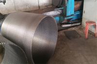 China SS304 Wedge Wire Screen Tube Angular Filter Pipe 50um Slot 6000mm Length for sale