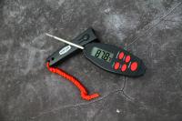 China Portable IPX4 Instant Read BBQ Thermometer , Digital Meat Thermometer With Backlight for sale