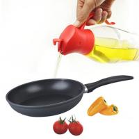 China Kitchen Glass Seasoning Bottles 250ml Capacity With Drip Free Spouts for sale