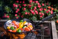 China Non Stick Round Shape BBQ Tools Roasting Pan Rust Resistant Grill Basket Foldable for sale