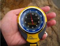 China Outdoor Camping 60mm 1050hPa Altitude Gauge Thermometer for sale