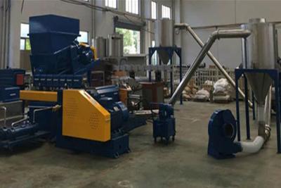 China Granules Plastic Recycling Granulator Machine Hot Cutting 500 - 600 Kg / H for sale