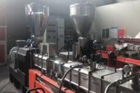 China Pp Carbon Black Plastic Pellet Making Machine Twin Screw Extruder 300 Kg / H for sale
